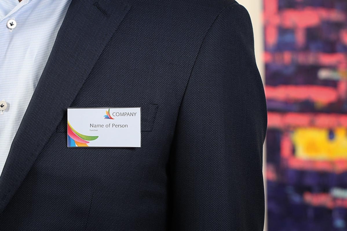 Europel badge met combiklem, ft 75 x 40 mm, 24 stuks bij VindiQ Office